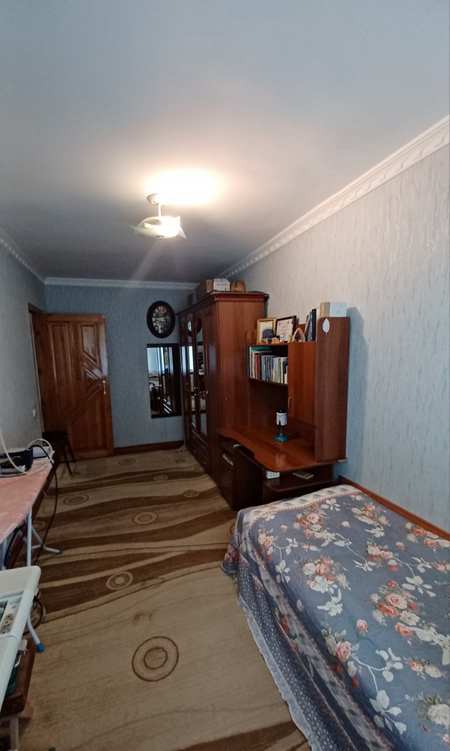 Прадается 3/3/4 комнатний квартира