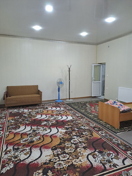 Arenda uchastka beriladi 1 xona oʻyla qizlaga 300