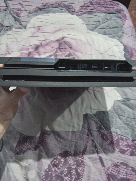 Продам свая ps4 про