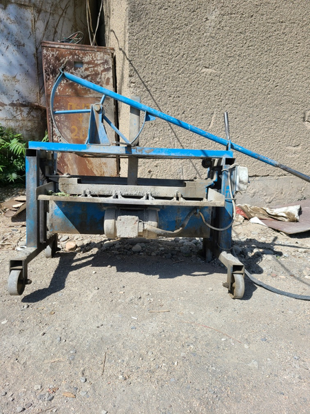 SHLAKOBLOK aparat sotiladi