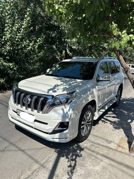 Prado landcruiser 150 sotiladi!