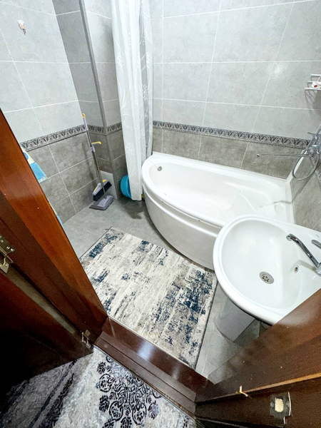 Uy sotiladi. Navoiy shahar 2 xona ZGG Firma
2 xonali 
4 etaj 
Yangi do
