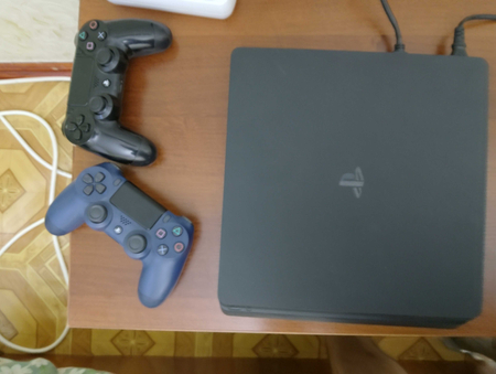 Приставка play station 4 slim...ps4