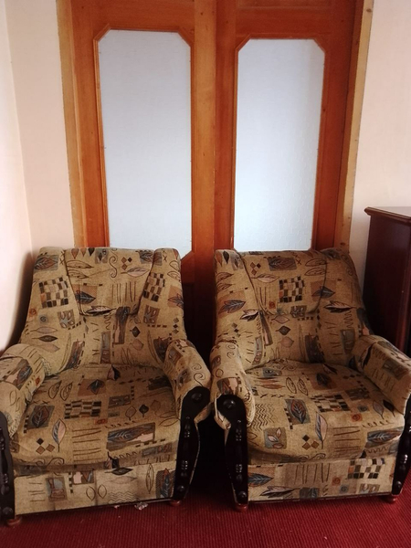 Kreslo sotiladi kelishtiramiza
