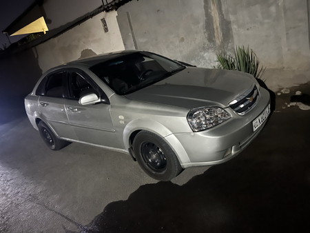 Lasetti 1.8 mehanika probeg 300000 metan