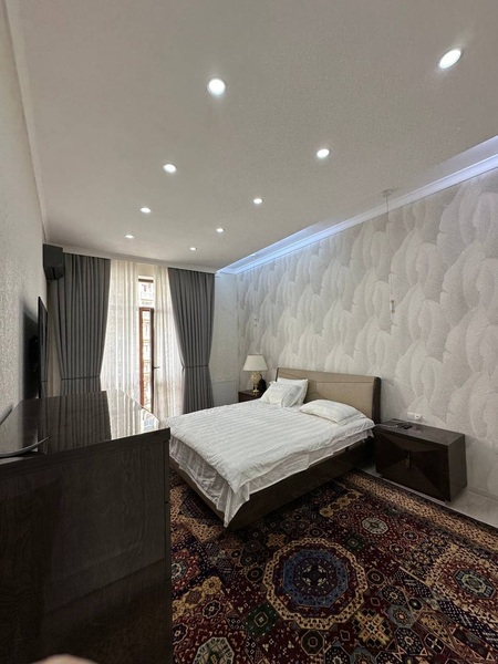 Гавхари  продается 300 кв² в центре го на Алайких