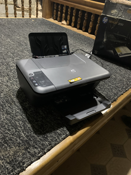 HpDESKJET2050 В идеалном состаяния