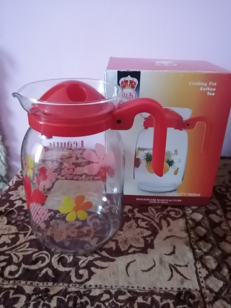 Продаются графины для соков и напитков.