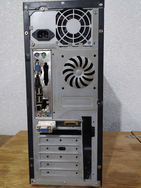 Продам компьютерный кейс мат. платой Esonic H81-JAK / Сокет LGA 1150