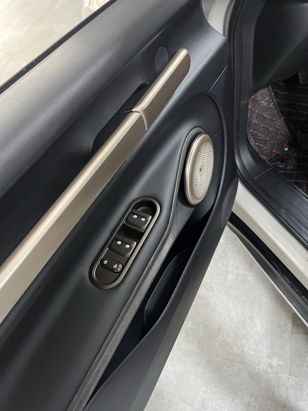 Elektromobil WuLing  460 km zapas