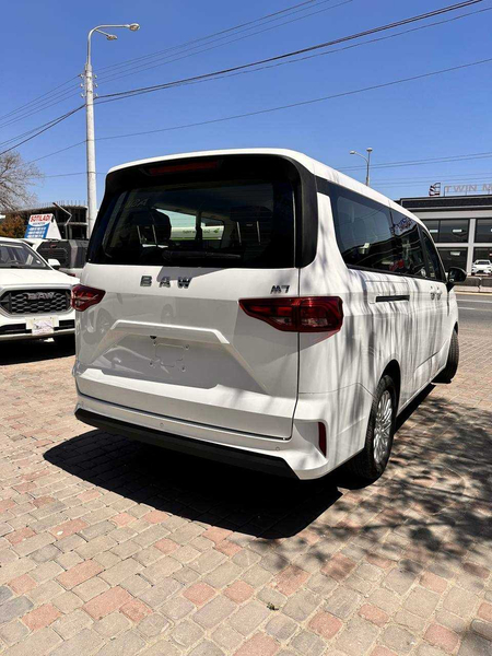 BAW M7 MPV Luxury