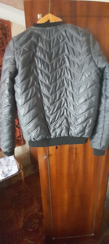 Продаётся куртка на весну-осень