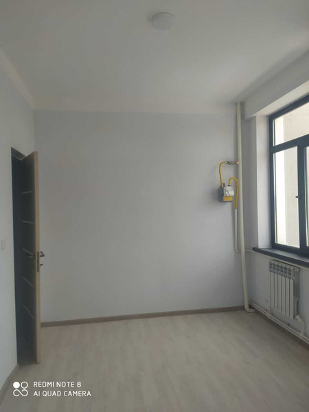 Asaka cityda 3 xonali kvartira srochno arzonga sotiladi.