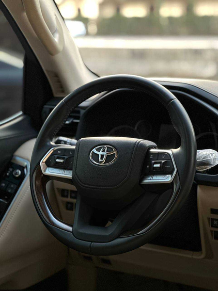 Toyota Land Cruiser LC300