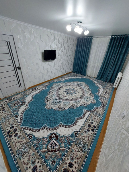 Квартира сотилади.
