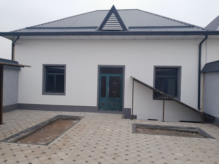 Продаётся евродом 2 сот.4 ком.110 м2(Салар)