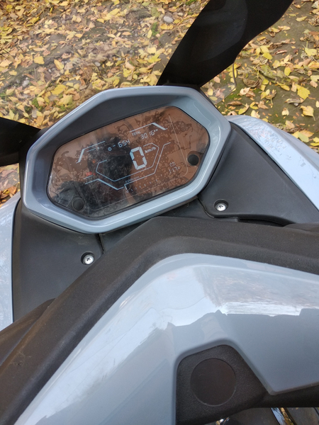 Продаю скутер марки N max 150сс в харошом састояние.