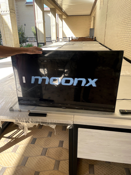 Телевизор MOONX cмарт новый