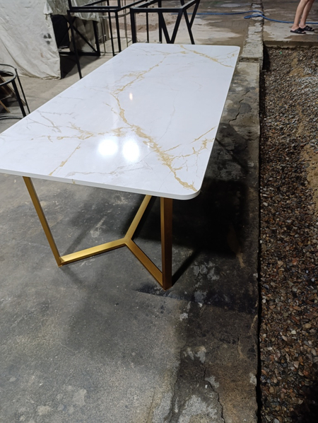 Jurnalniy stolik loft