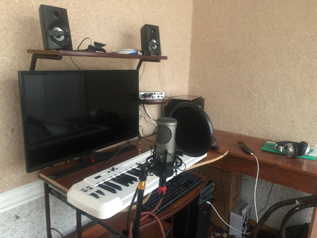 Studio sotiladi tayyor