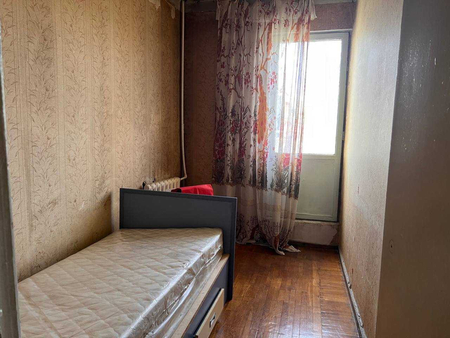 Рынок Чорсу 3-комнатная 3/9 71 м² раздельные комн среднее состояние