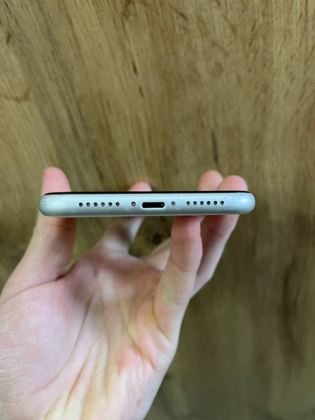 Iphone 11 64 GB sotila