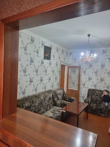 Продам квартиру на Мукими2/4/4 раздельные комнаты чистая с обстановкой