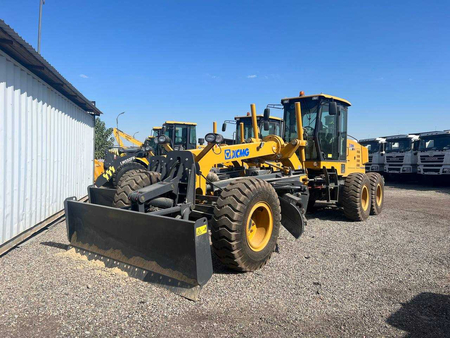 в наличии! Автогрейдер XCMG GR165 и GR180 (аппарат)