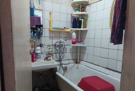 Срочно продам 4-х комнатную рядом с метро БИЙ (М.Горького)