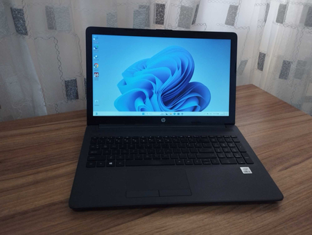HP 250 G7 / I5-1035G1 / DDR4 8GB / M.2 256GB / 15.6''