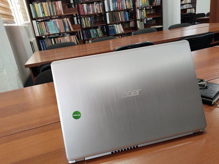 Срочна!! Ideal holatda  Acer aspire 5 Full HD (1920X 1080)