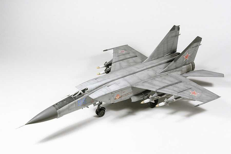 Сборная модель самолета Ан-12 (RODEN, 1/72).