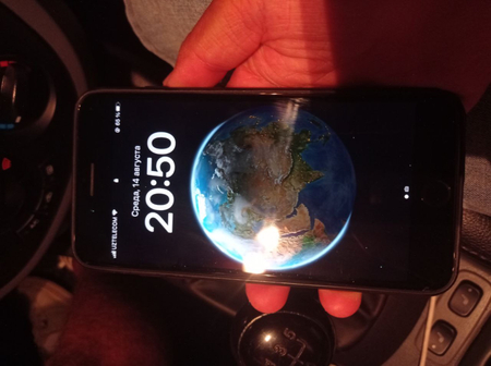 Iphone 8 + 64 gb srochna