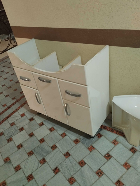 Раковина с шкафом 390.000