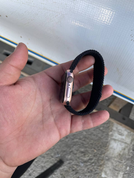 Apple Watch 4 40mm Sotiladi Srochno