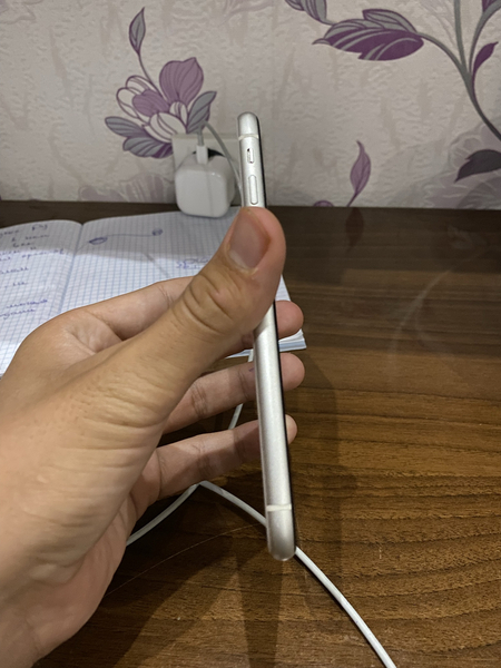 Iphone 11 срочно сотилади