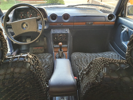 Мерседес Бенз W 123