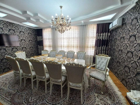 Центрда 2 кабатлы 8 ханалы жай сатылады.