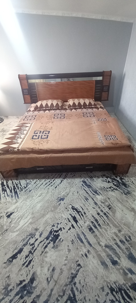 Hovlini kunlik ijara beramiz.sharoitlar yaxshi