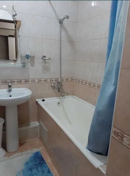 Бобура 2/7/9 хороший район, спокойный разд комн. 60м2