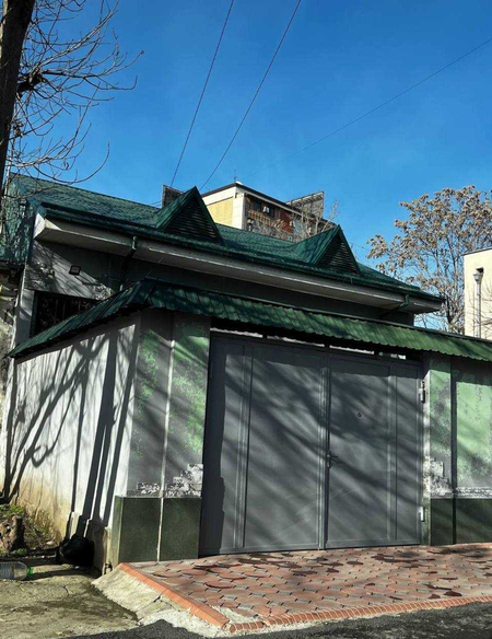 Срочно, продаётся дом в центре города