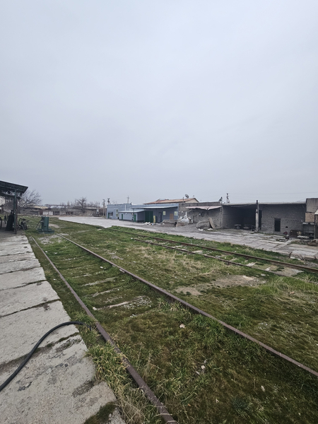 Продаётся база с  железнодорожной веткой в махалле Дурмень.