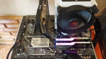 Процессор i5 9400F. Сокет LGA 1151 v2. 6 Ядер и 6 потоков. Из США.
