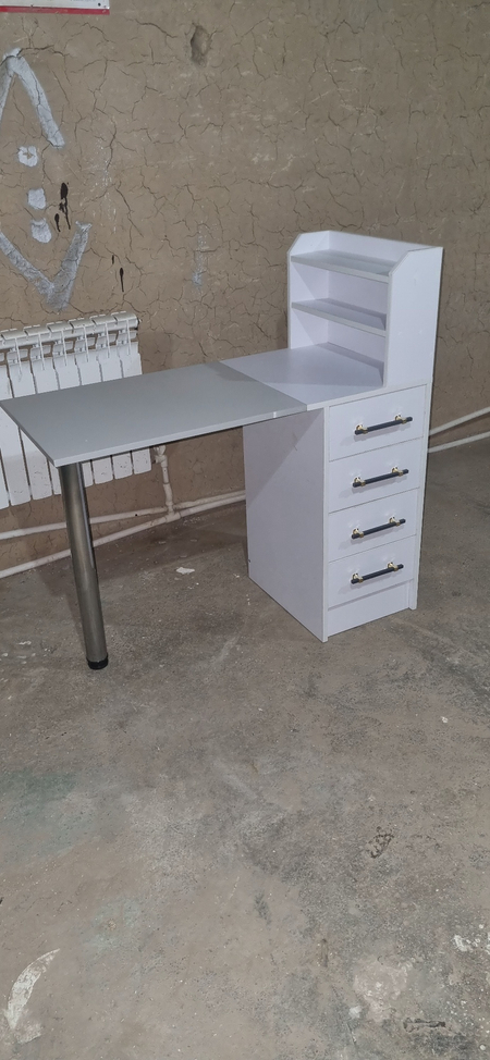 manikurni stol 500x1070x750x1080