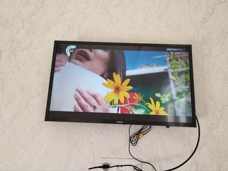 Yangi televizor srochna sotiladi