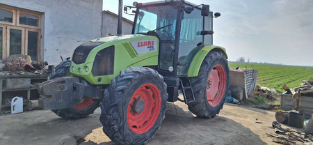Axos 340 traktor