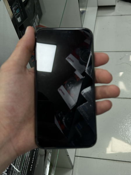 Iphone 11 ideal karobka dak bor