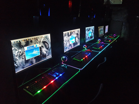 10 dona kompyuter sotiladi, game club uchun