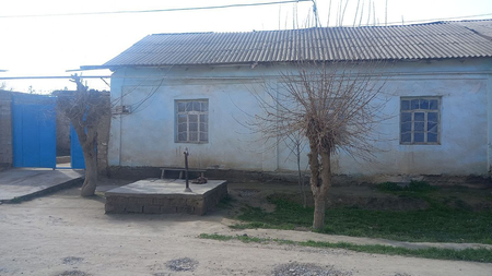 Уй сотилади 9 сотикли.Манзил Фарход бозор рупараси Сарой куча