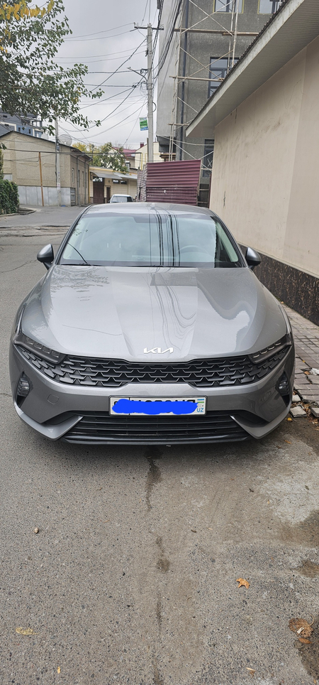 SROCHNA Kia K5 sotiladi